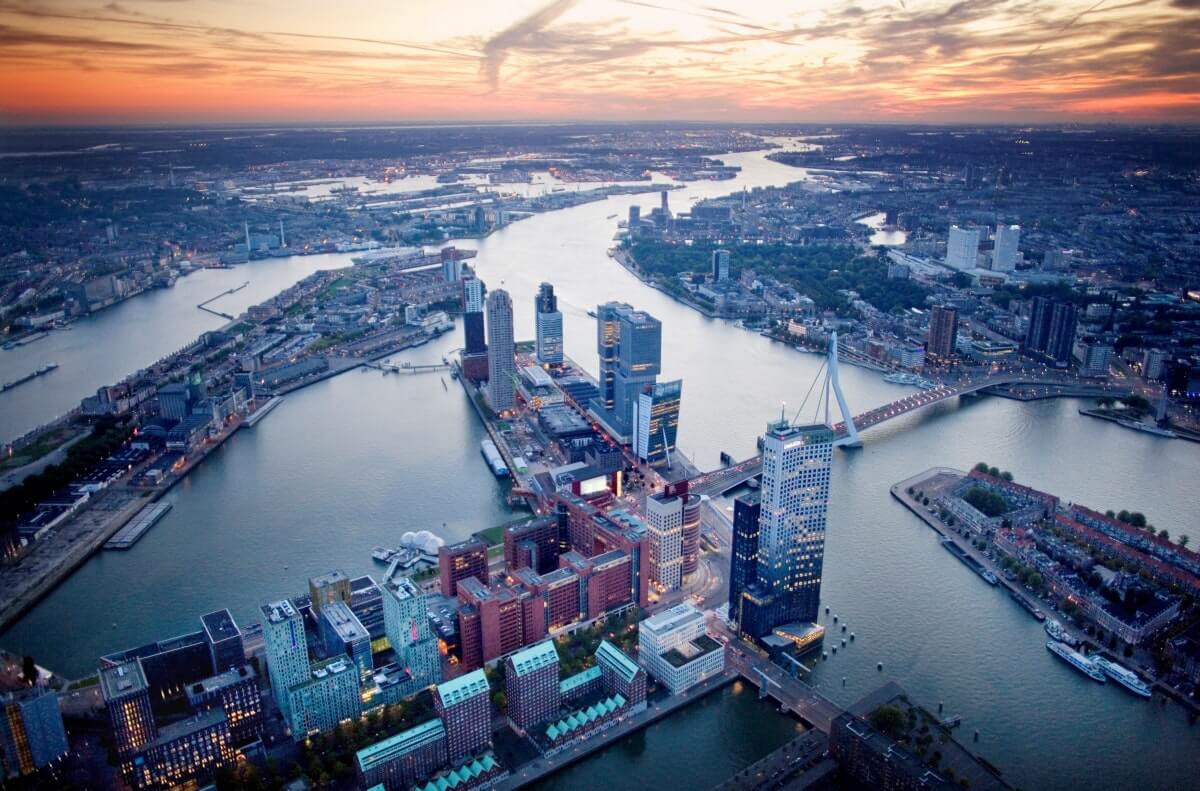 APM V-Connect, the APM you have never seen before - Rotterdam Maritime ...